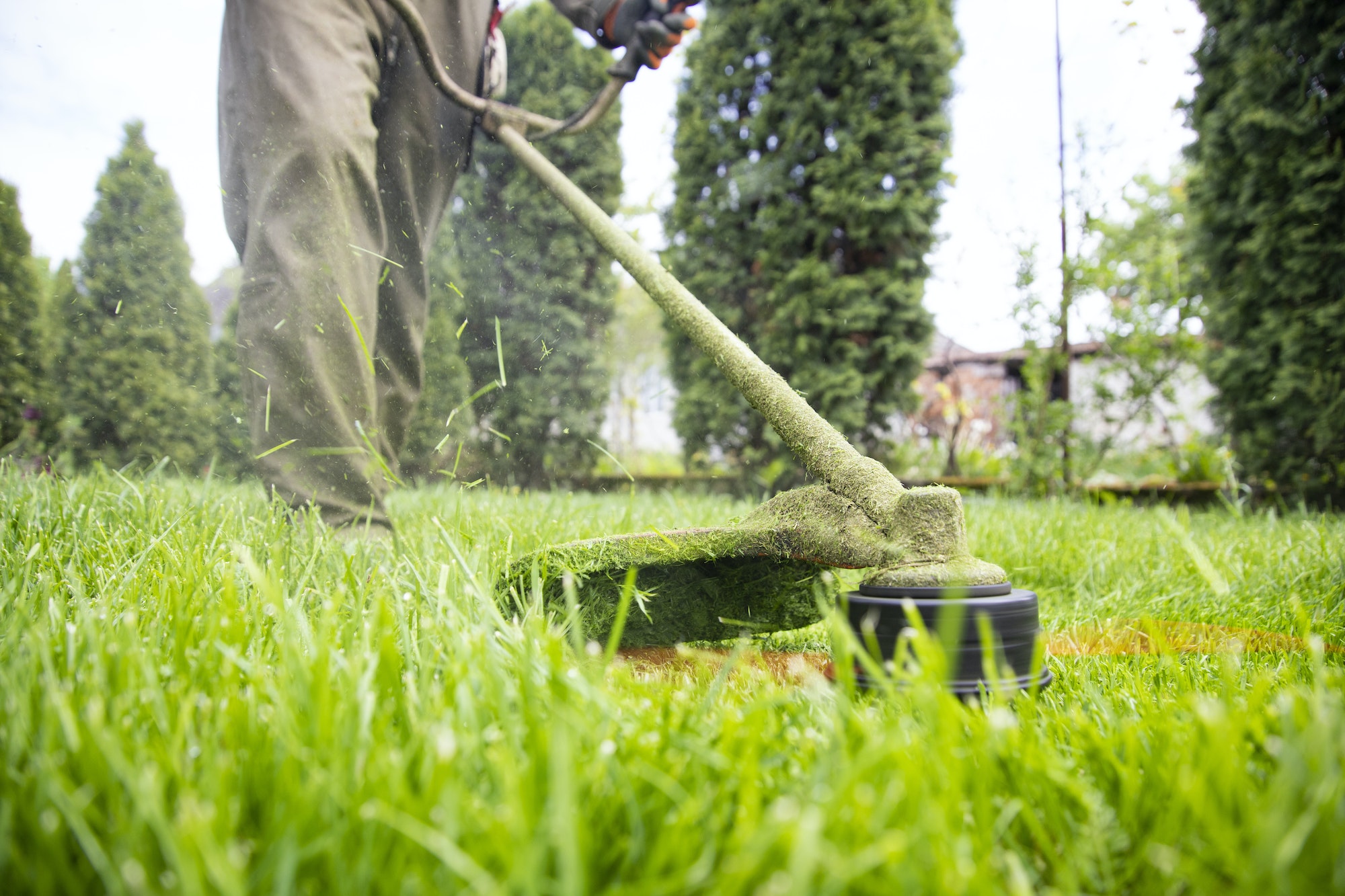 How to String a Weed Eater